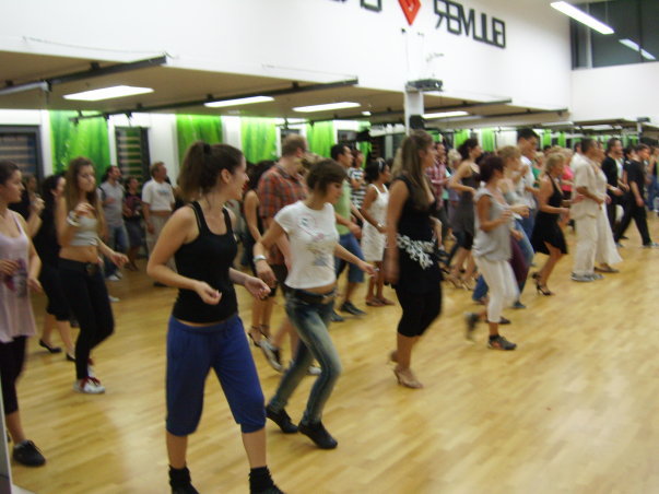 Foto/Video – Salsa School Split